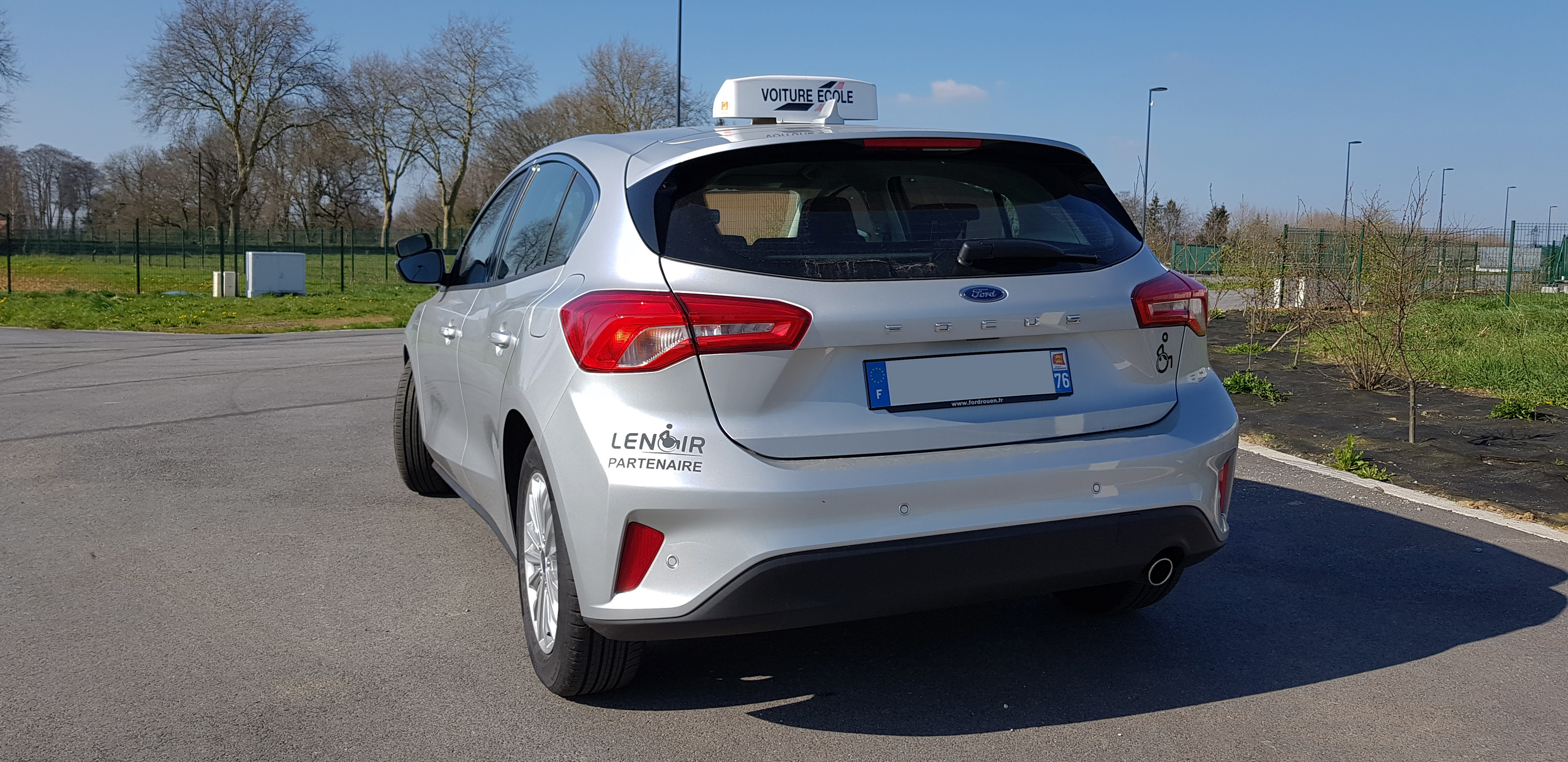 Aménagement de voiture auto-école - Agréé UTAC